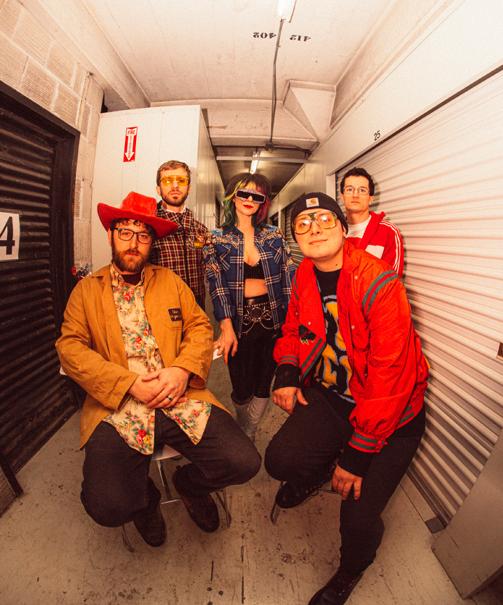 Premiere: Deady, “Uneeda” – Rosy Overdrive